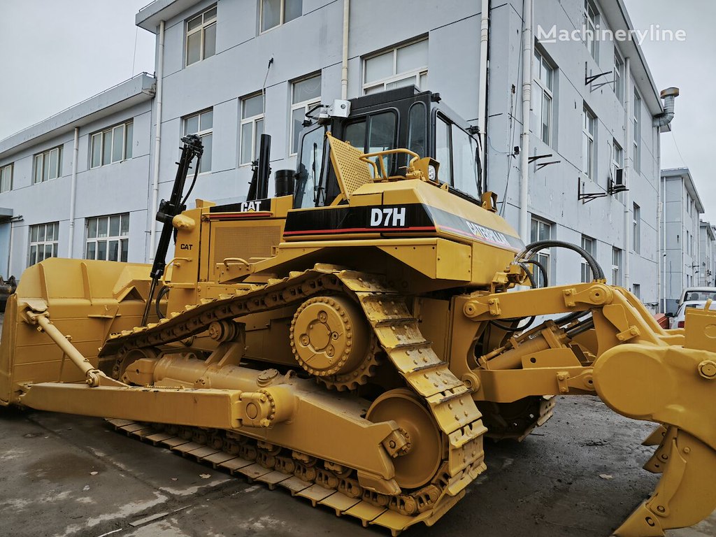 Caterpillar D7H buldožer