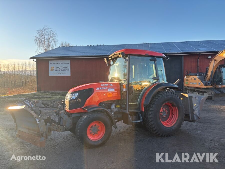 Prodaje se Kubota M8540 traktor točkaš na aukciji