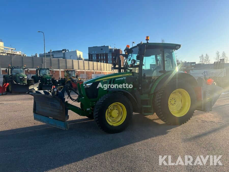 Prodaje se John Deere 5125R traktor točkaš na aukciji