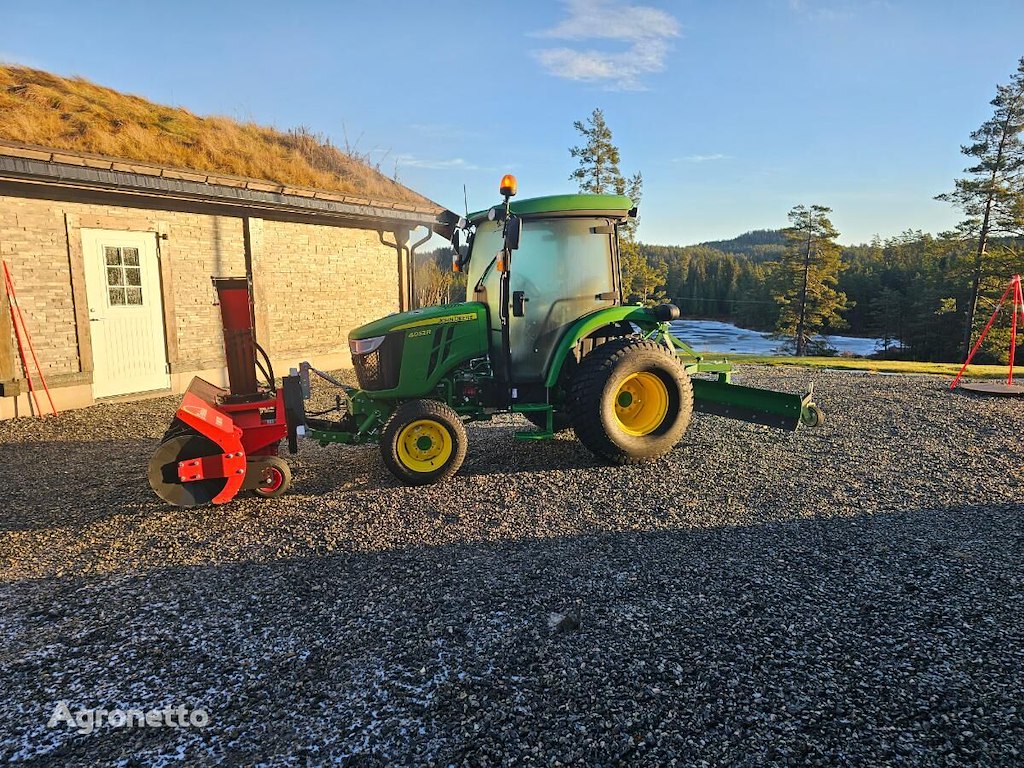 Prodaje se John Deere 4052R Front PTO Elektronisk hydraulikk Tokvam snøfreser - MVA FR traktor točkaš na aukciji