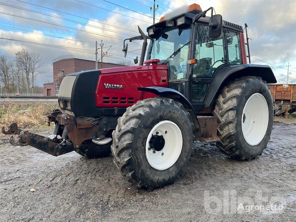 Prodaje se Valtra 6250-4 traktor točkaš na aukciji