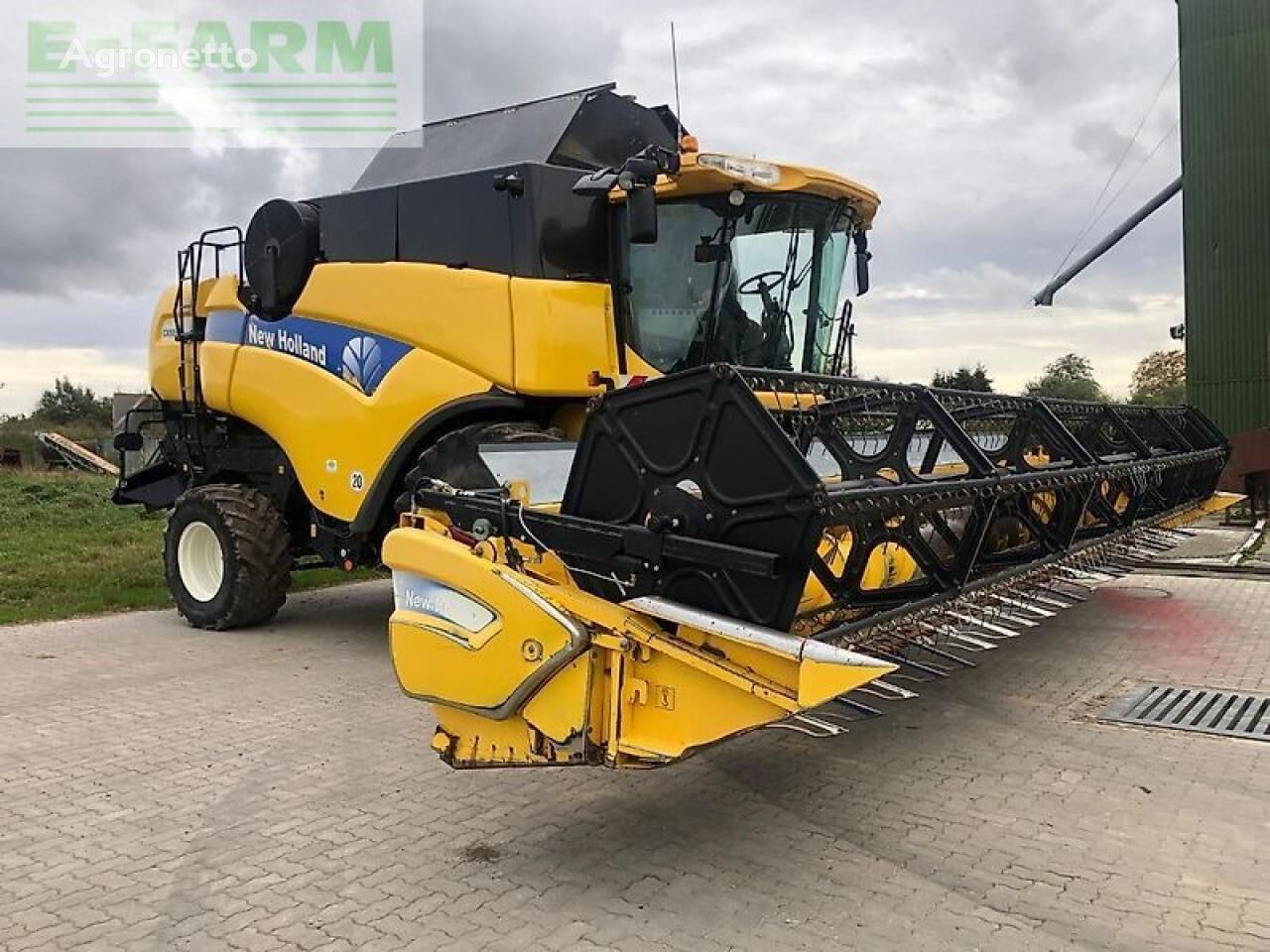 New Holland cx 8090 kombajn za žito