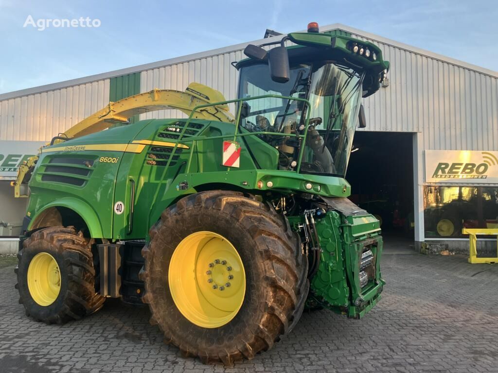 John Deere 8600 krmni kombajn