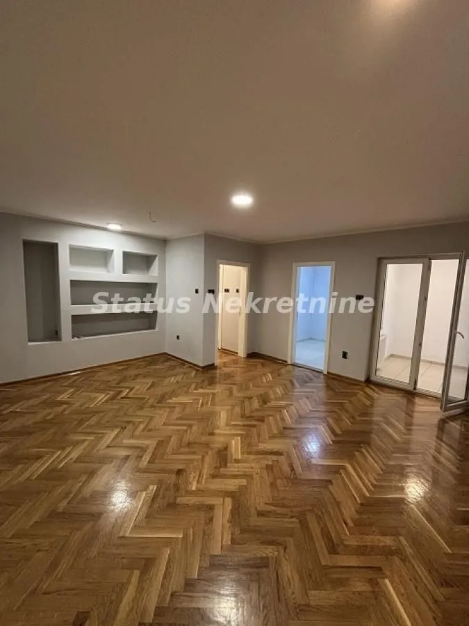 Izdavanje, dvosoban stan, 65m2, Centar, Novi Sad