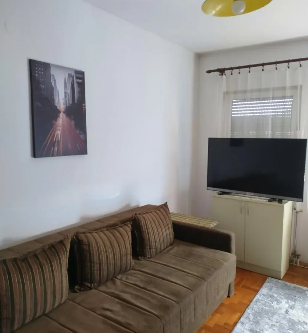 Izdavanje, jednosoban stan, 40m2, Centar, Novi Sad