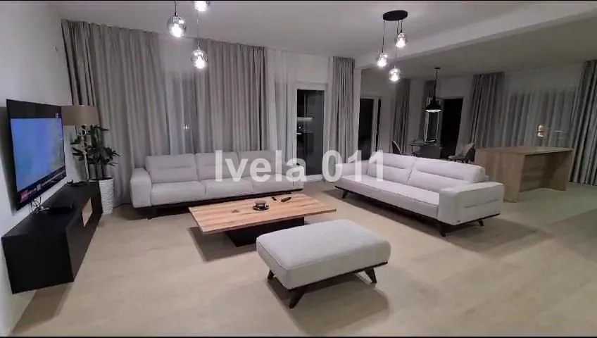 Prodaja, četvorosoban stan, 180m2, Dedinje, Beograd