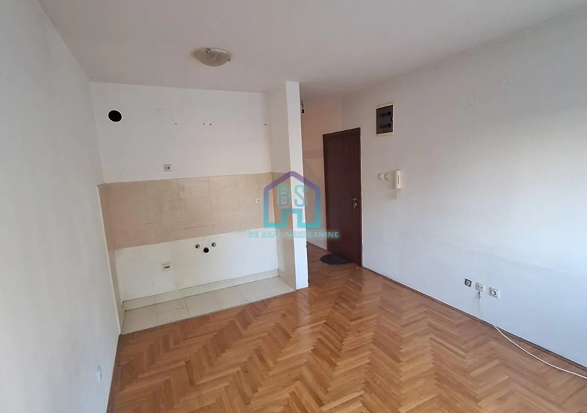 Prodaja, garsonjera, 20m2, Grbavica, Novi Sad, Novi Sad