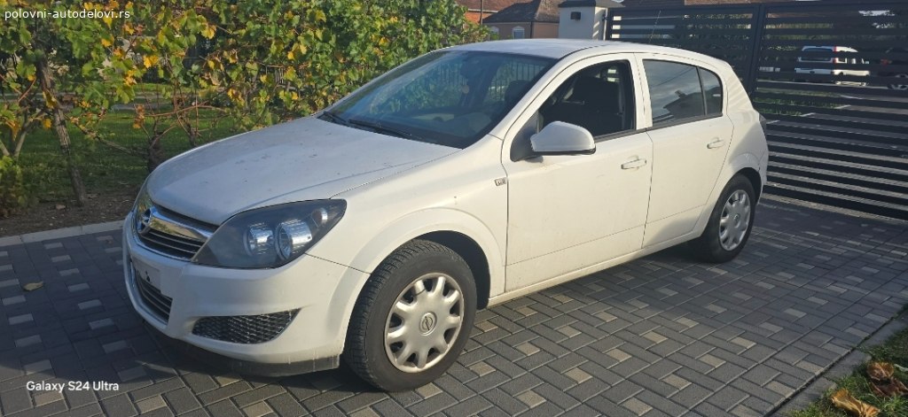 Opel Astra H z16xer POLOVNI DELOVI