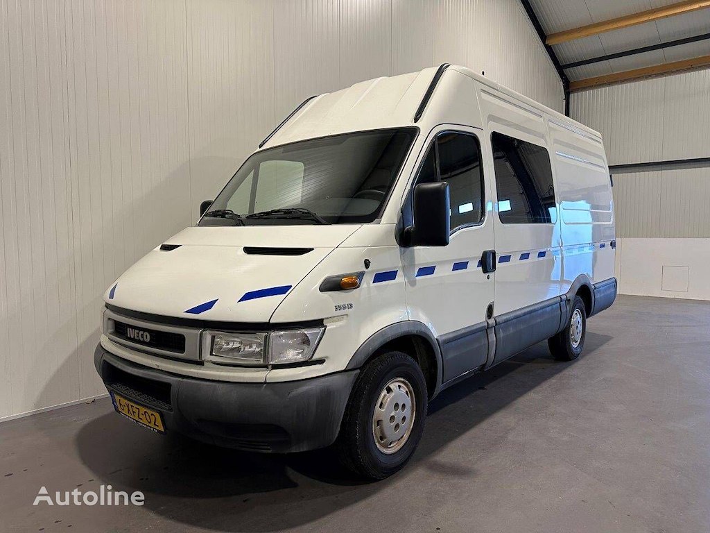 Prodaje se IVECO Daily Camper minibus furgon na aukciji