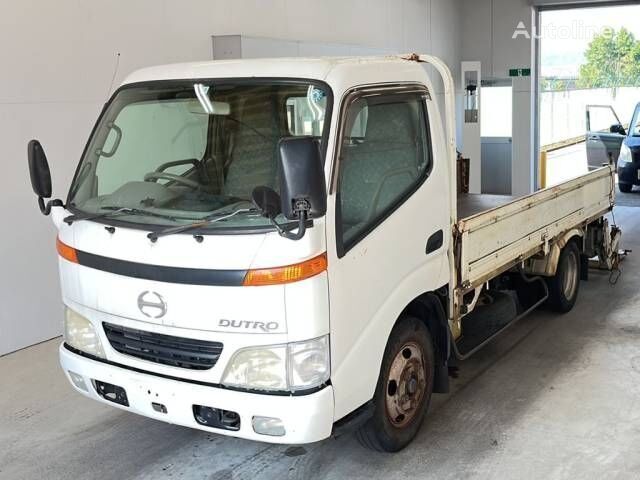 Hino DUTRO kamion s ravnom platformom < 3.5t