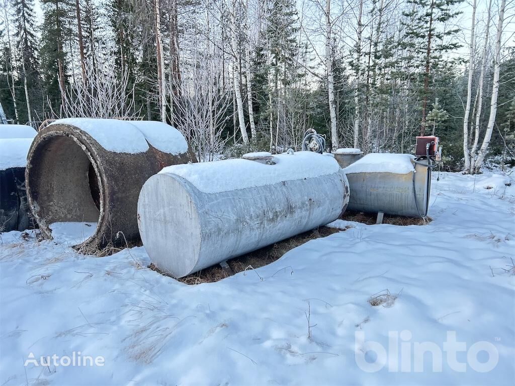 Prodaje se Luleå Svets & Mek 3000 L farmare rezervoar za skladistenje goriva na aukciji