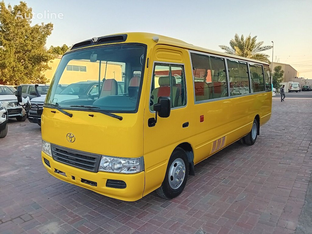 Toyota Coaster -..Japon ...8.( Export - Tous pays) .. prigradski autobus