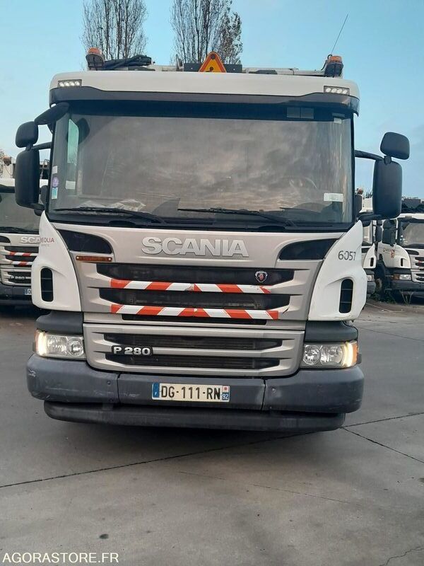 Prodaje se Scania P280 kamion za smeće na aukciji