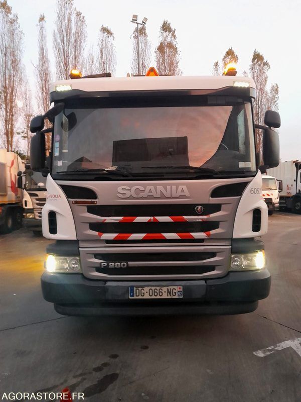 Prodaje se Scania P280 kamion za smeće na aukciji