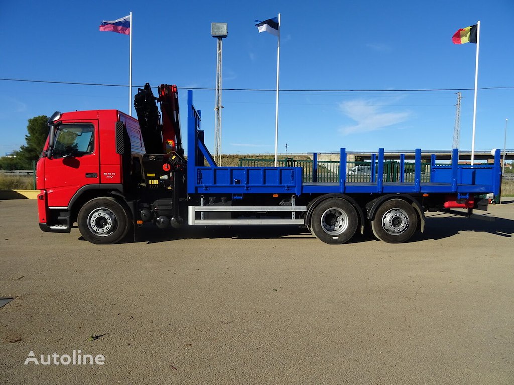 Volvo FM 330 kamion s ravnom platformom