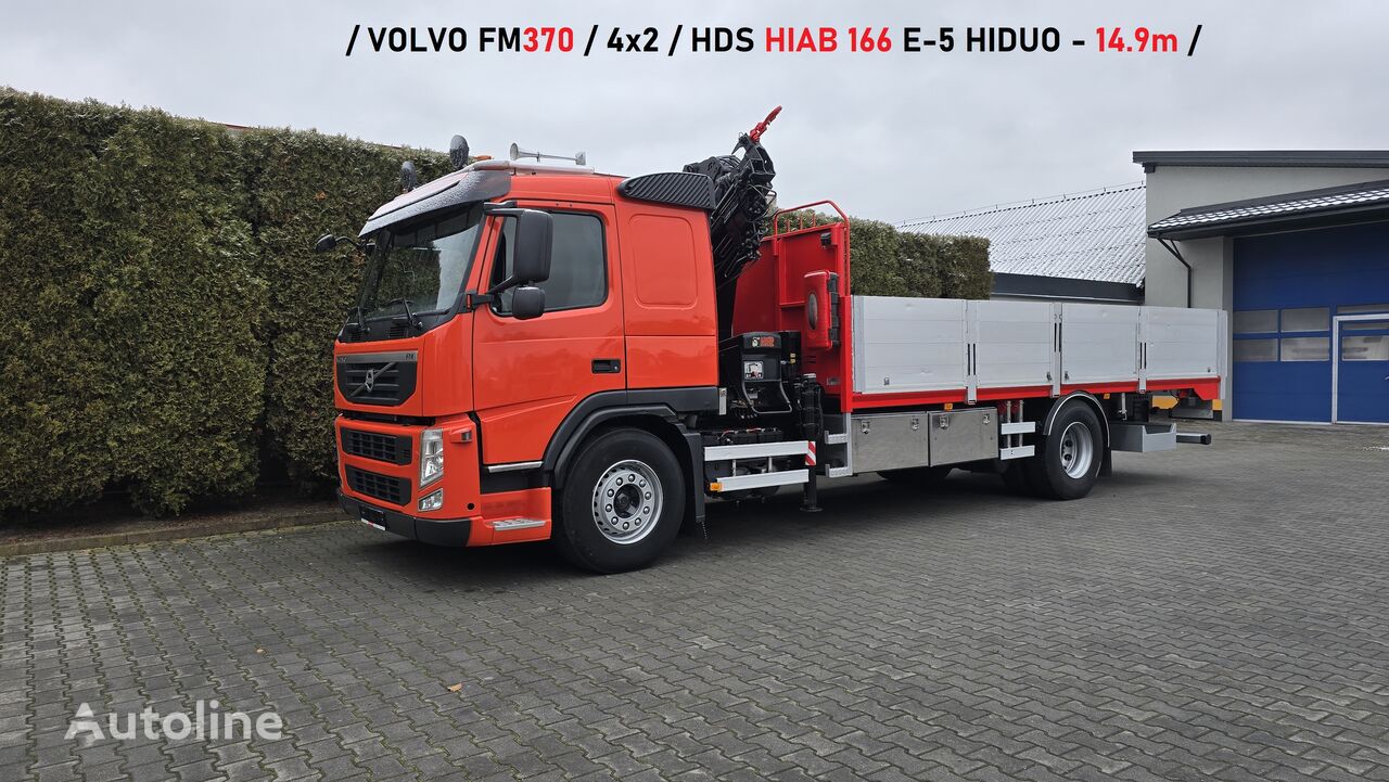 Volvo FM 370 4x2 HDS HIAB 166 - E5 - 14.9m kamion s ravnom platformom