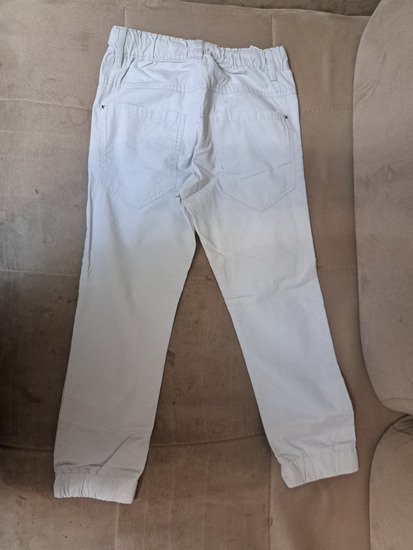 Prelepe Benetton pantalone 8 -9 god