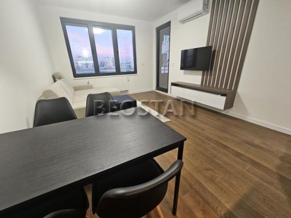 Jurija Gagarina, Dvosoban stan za izdavanje, 40m2, 850€