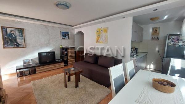 Pere Segedinca, Dvoiposoban stan za izdavanje, 58m2, 600€