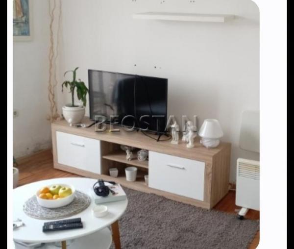 Borhesova, Dvosoban stan za izdavanje, 40m2, 380€