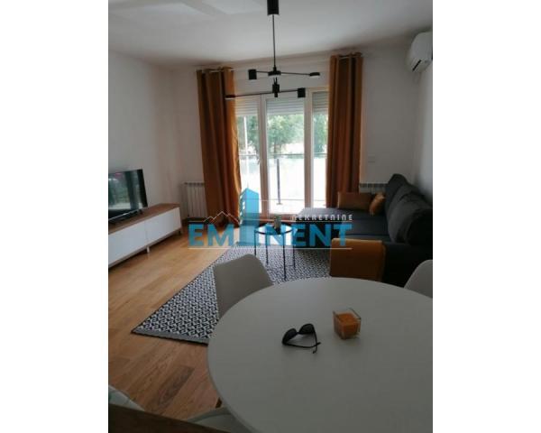 Šumadijska, Dvosoban stan za izdavanje, 52m2, 650€