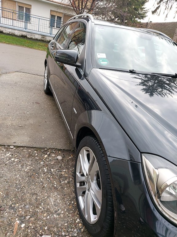 Mercedes-Benz C 180: 2.2 l | 2011 г