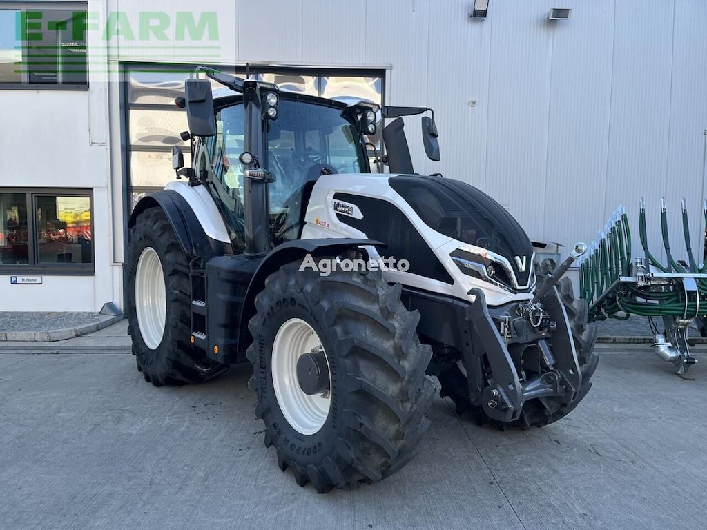 Valtra q305 traktor točkaš