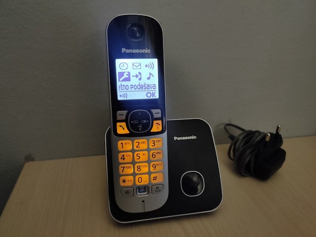 Dobar Panasonic bezicni telefon KxTg6811xb,Lcd.