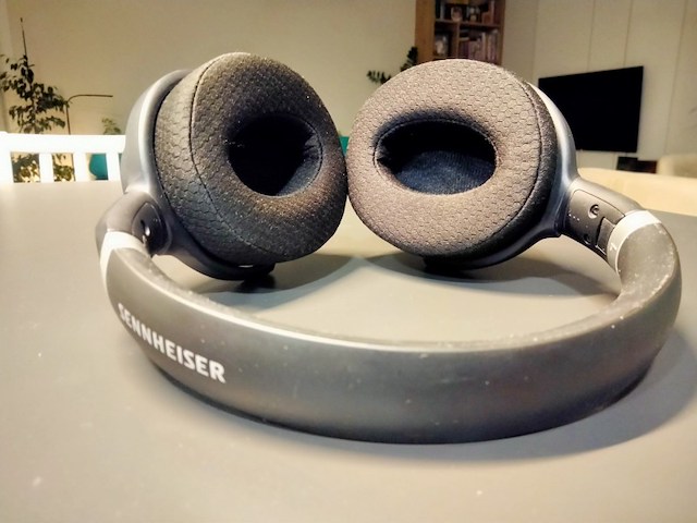 Sennheiser HD 450 Bluetooth slušalice Novi sundjeri