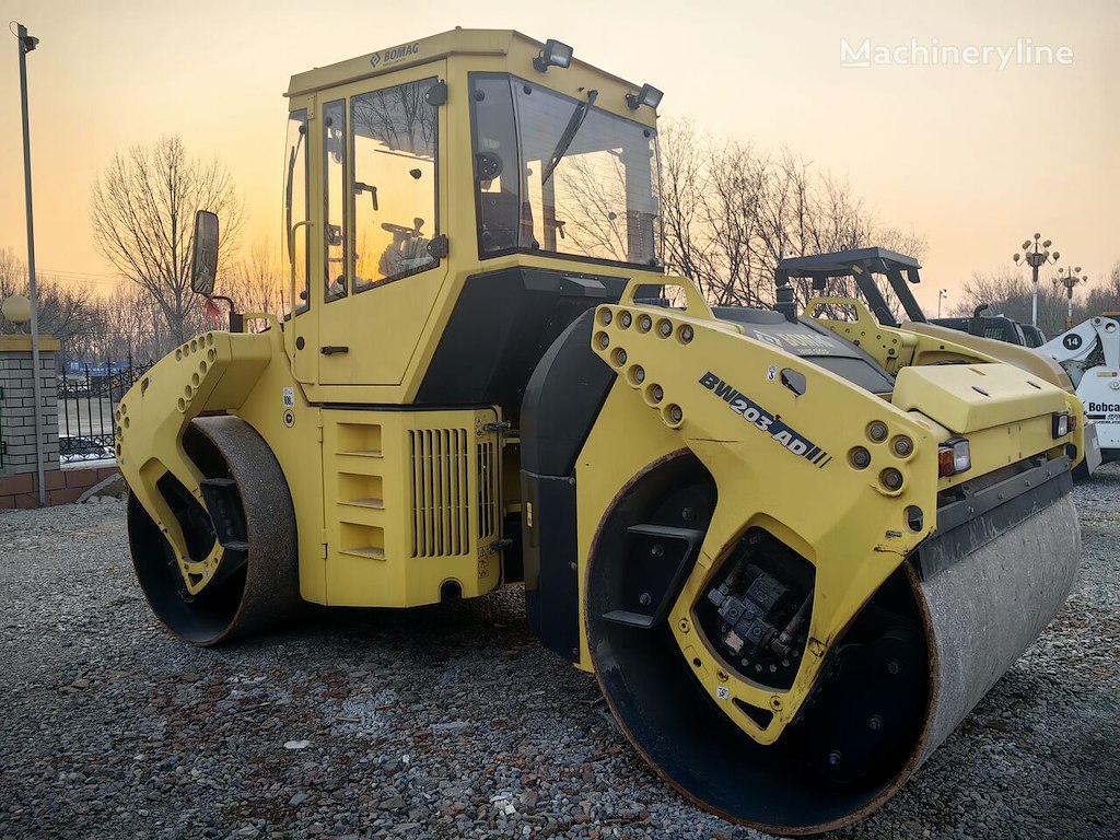 BOMAG BW203AD-4 valjak za asfalt