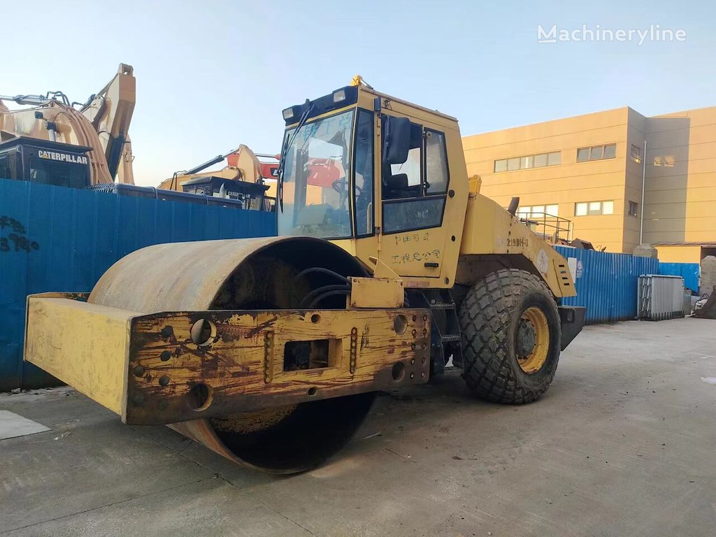 BOMAG BW219 kompaktor s jednim valjkom