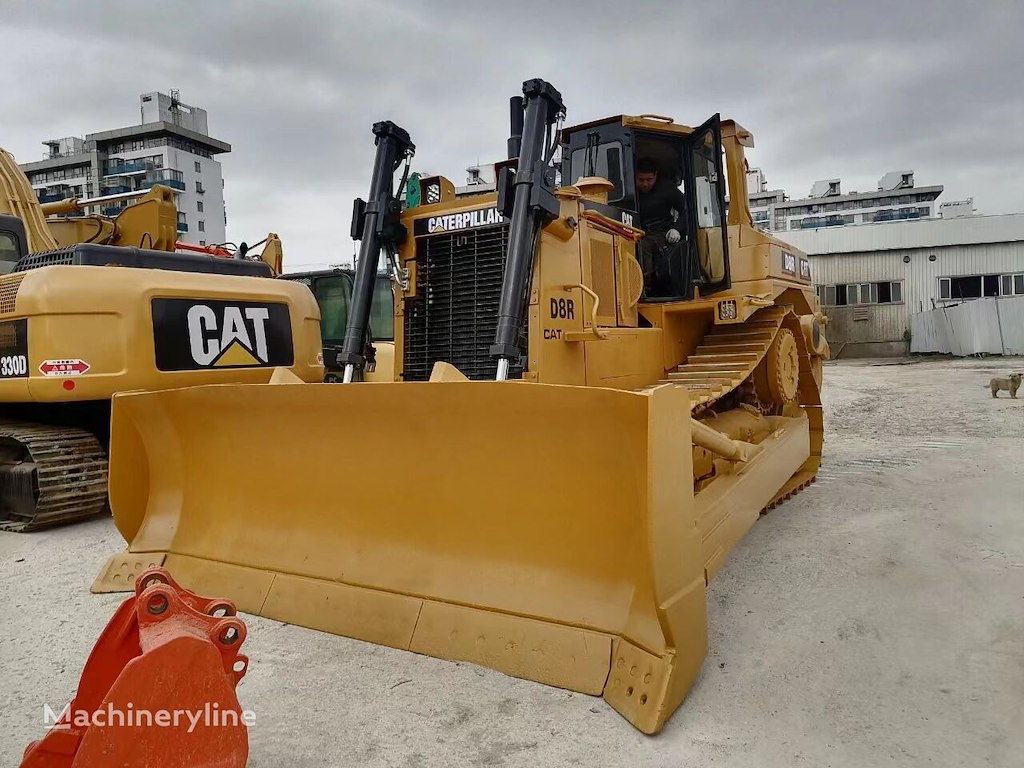 Caterpillar D8R buldožer