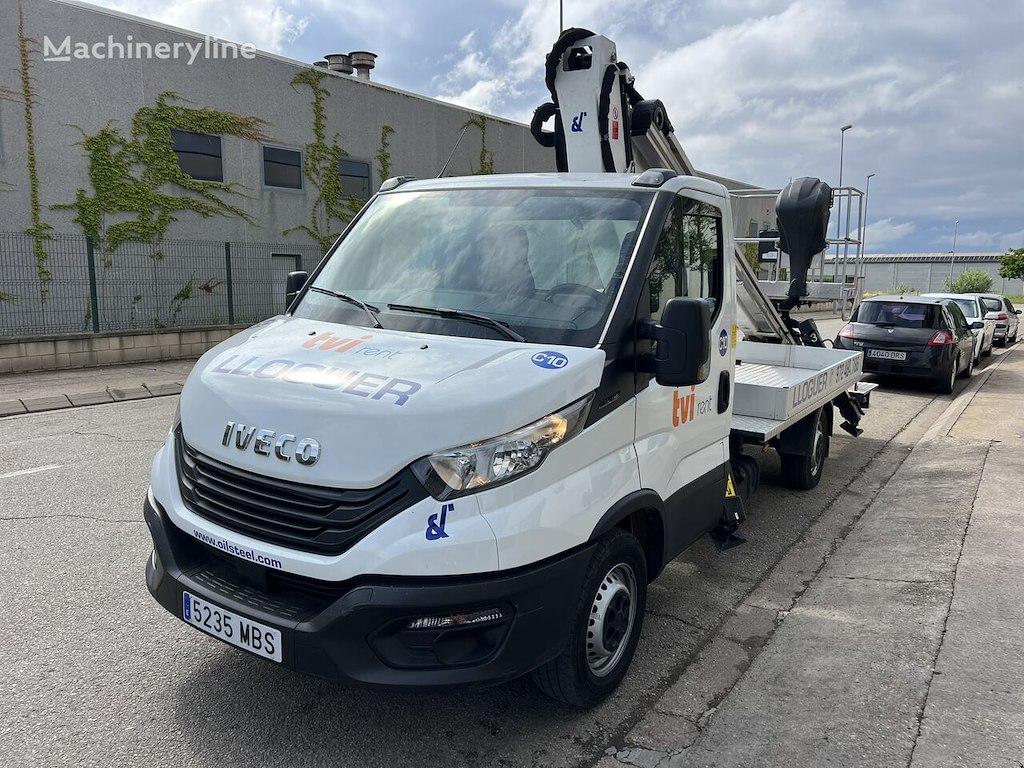 IVECO auto dizalica s korpom