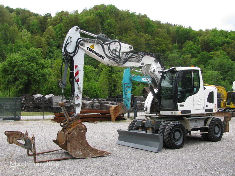 Liebherr A914 bager točkaš