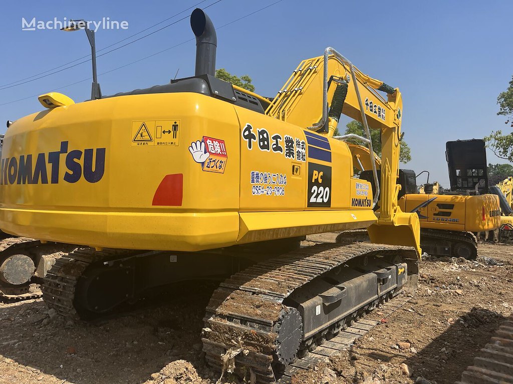 Komatsu PC220-8 bager guseničar