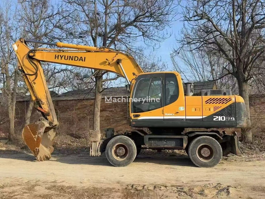 Hyundai R210W-9 bager točkaš