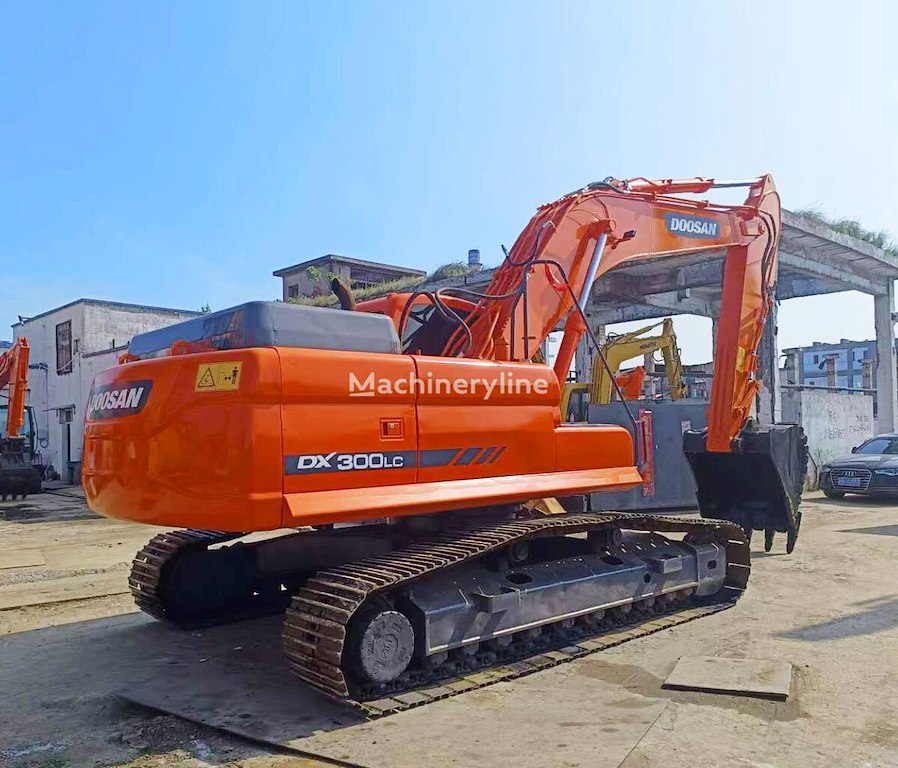 Doosan DX300 bager guseničar