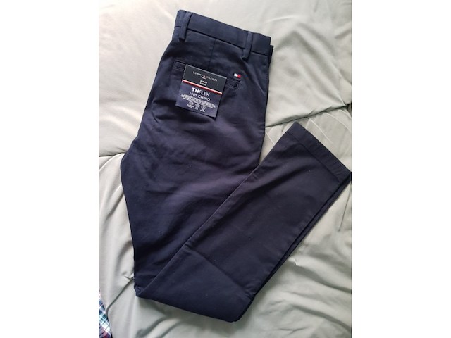 Tommy Hilfiger teget chino pantalone 30x32 NOVE