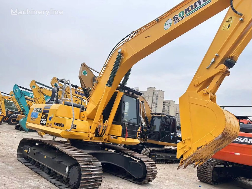 Komatsu PC220-8 bager guseničar