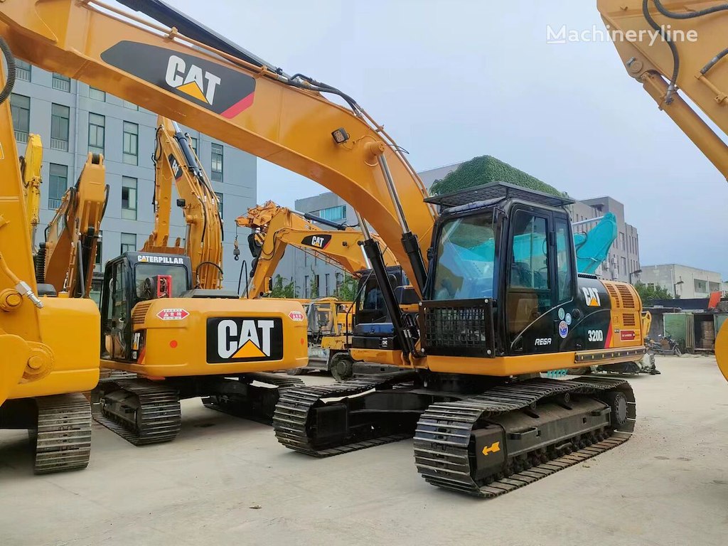 Caterpillar 320dl bager guseničar