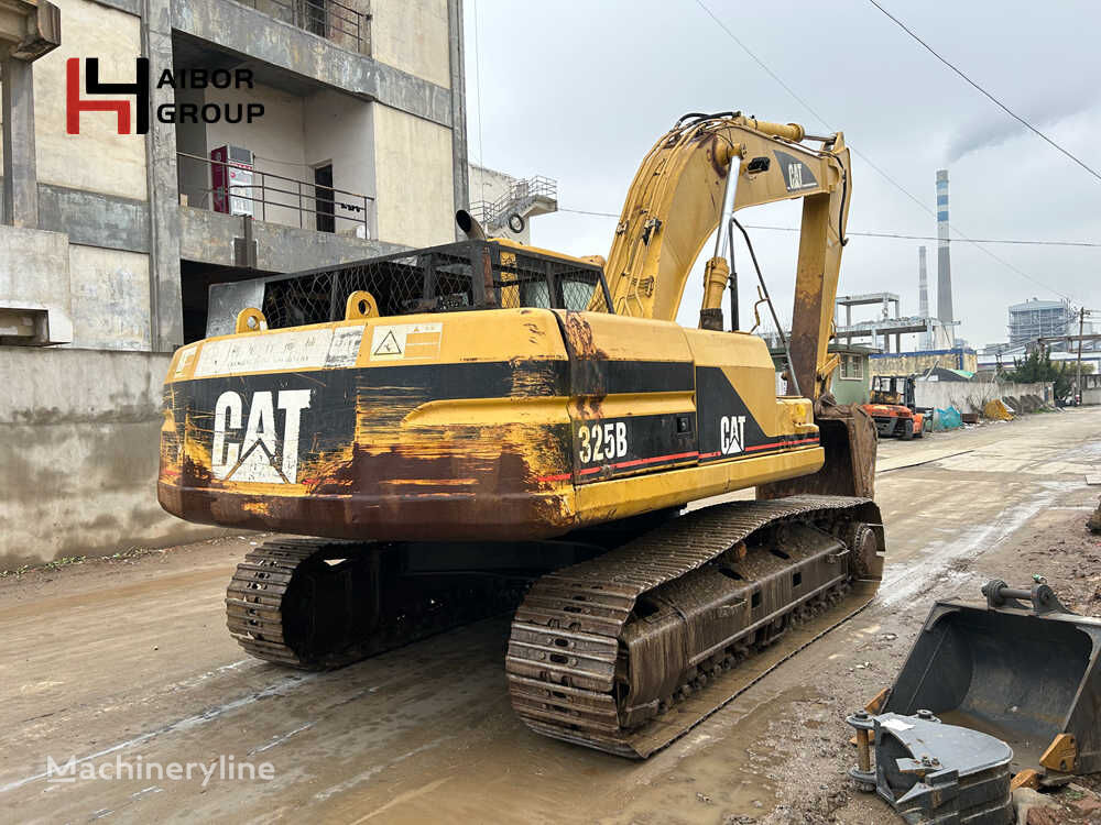 Caterpillar 325 bager guseničar