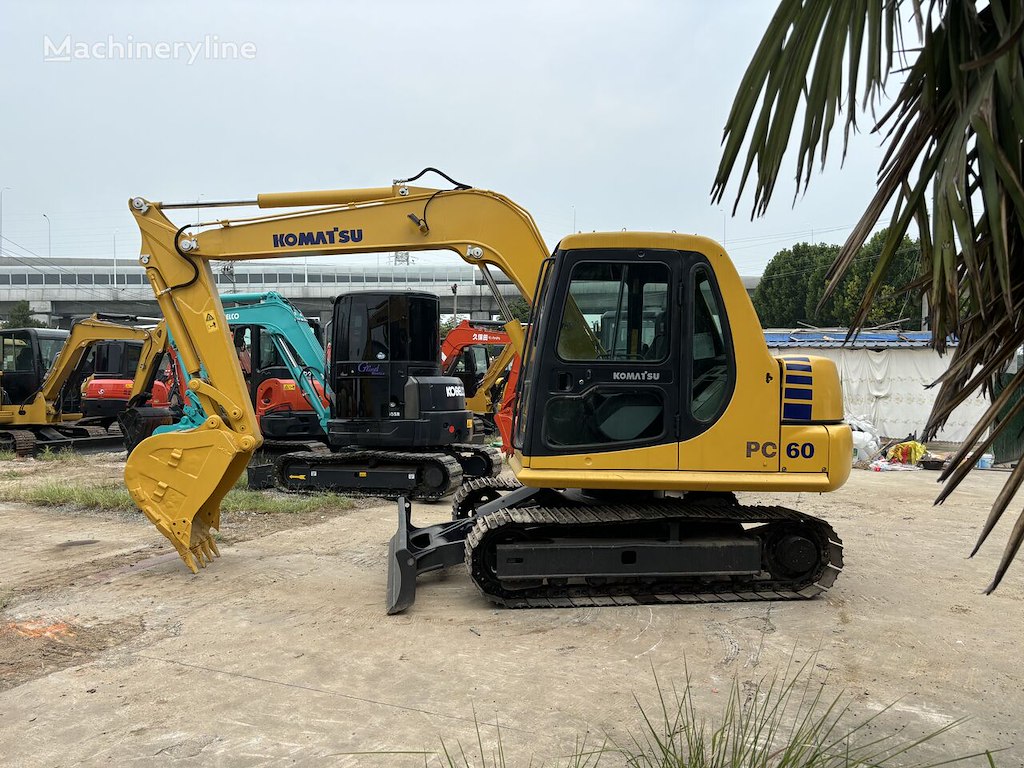 Komatsu PC60 bager guseničar