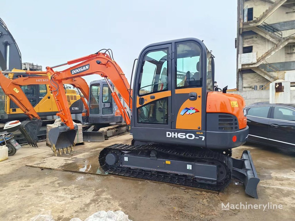 Doosan DH60-7 mini bager