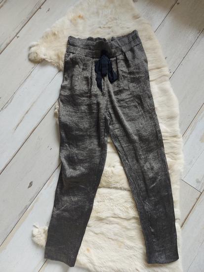 Reserved brutalne pantalone L 40