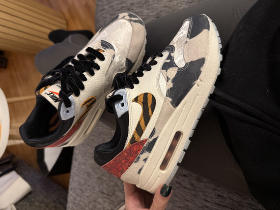 Nike Air Max 1 '87 "Tiger Swoosh Cow Print" patike