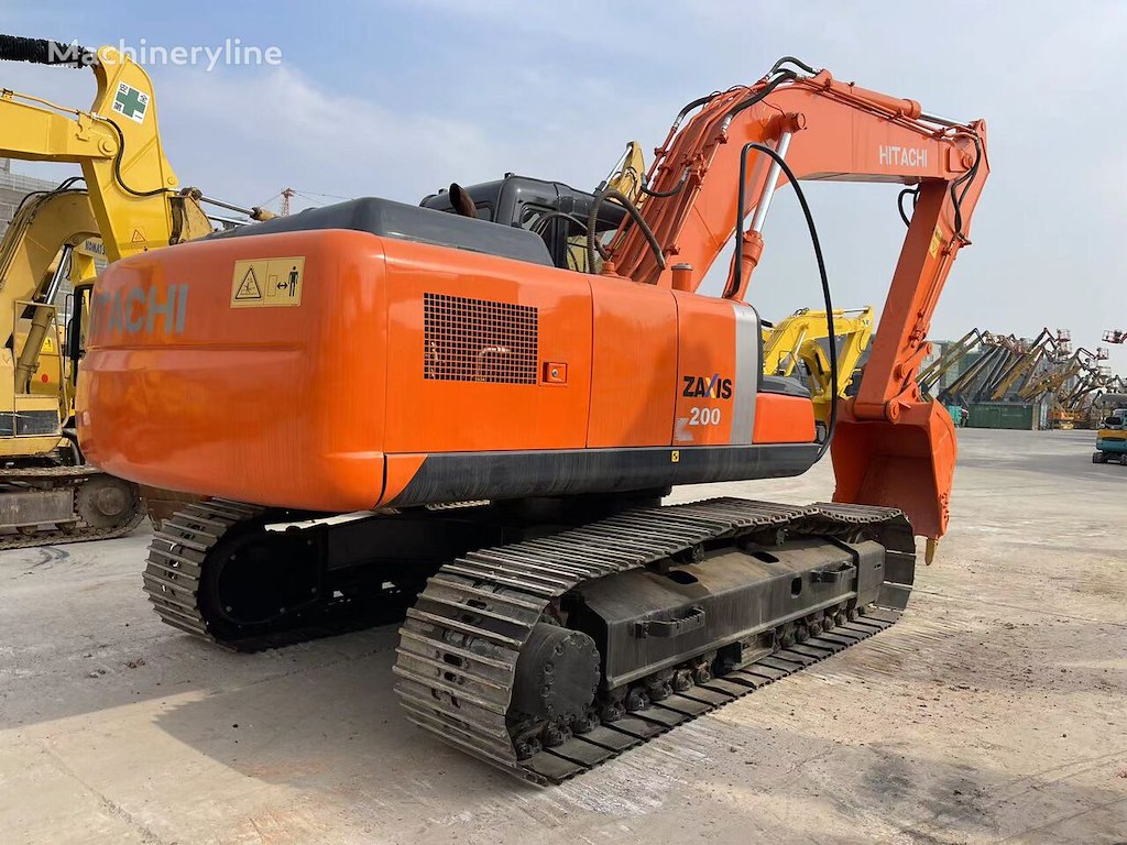 Hitachi ZX200 bager guseničar