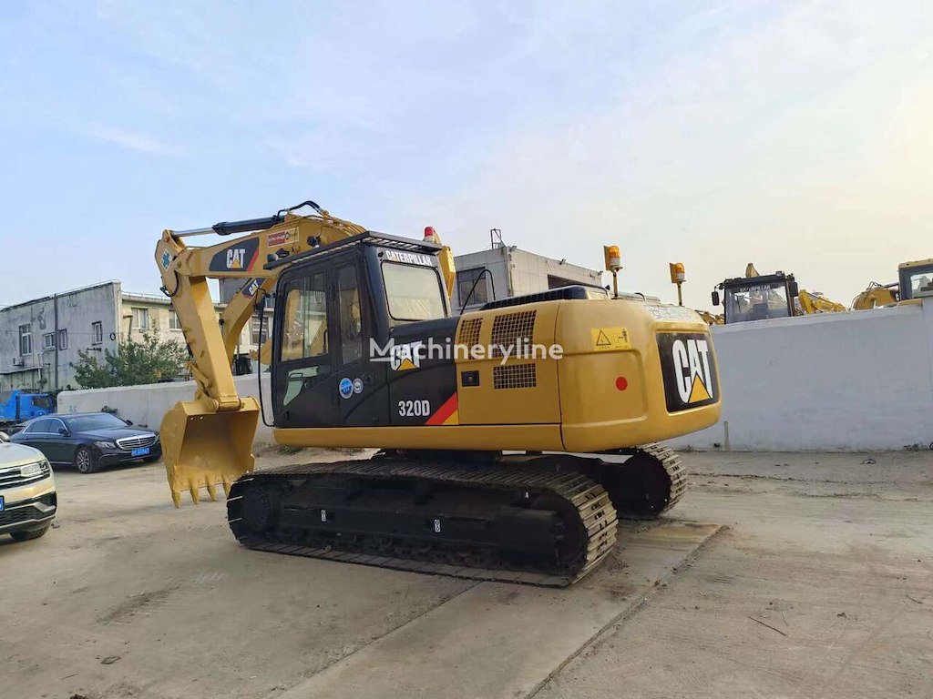 Caterpillar 320D bager guseničar