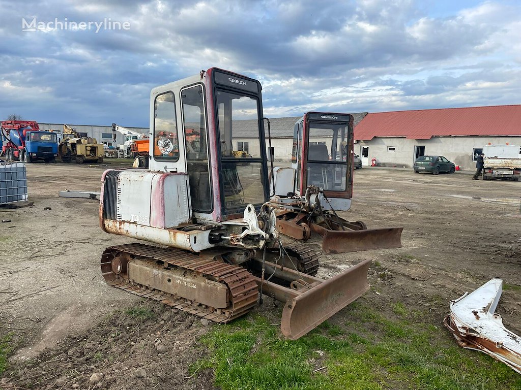 Takeuchi TB 035 mini bager po rezervnim delovima