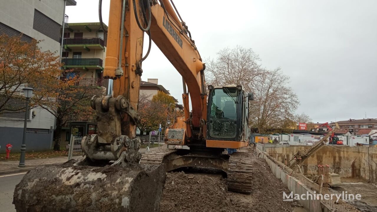 Liebherr R926 LC bager guseničar