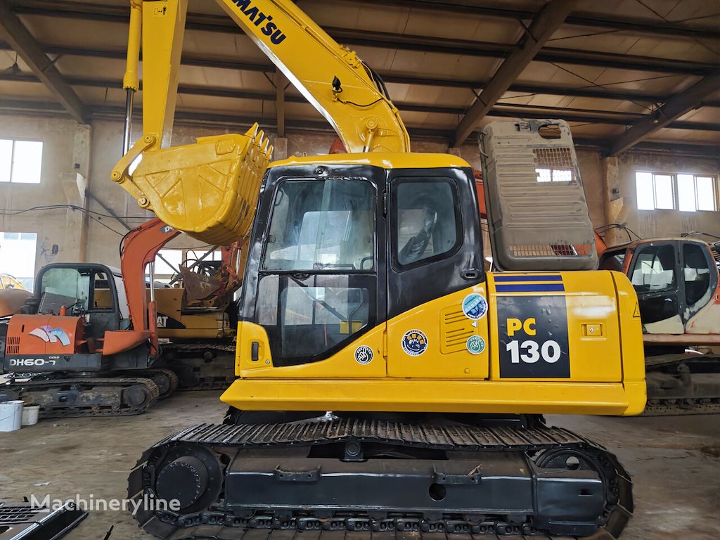 Komatsu PC130 bager guseničar